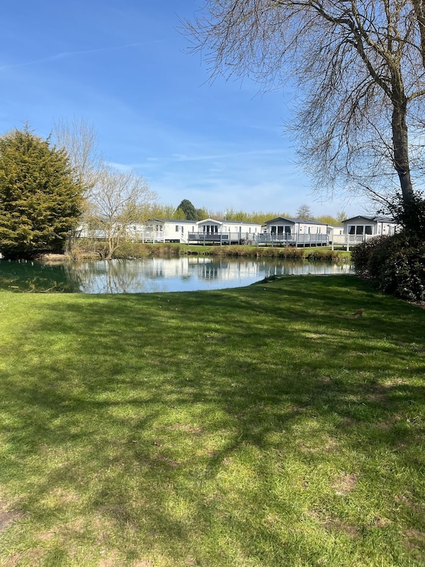 Gorgeous 3-bedroom Caravan In Humberston - Yorkshire