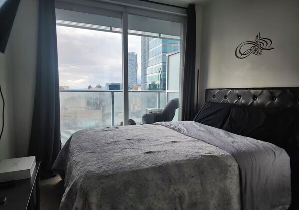 Suite Blanche: Charming 1-bedroom+den Luxury Condo In Vancouver With Ac, Wifi - Vancouver