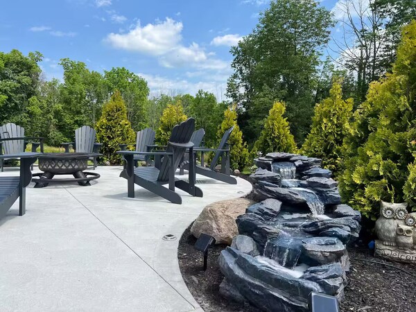 Vacation Home With Hot Tub - Brunswick, OH
