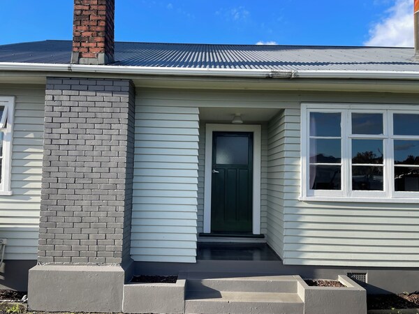Reefton - Relaxed West Coast Getaway - Close To Town - Pet Friendly - 