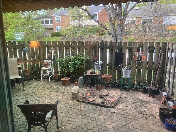 2 Bedroom 2 Bath Condo In East Hyde Park On Wasson Way Trail With Pool - Cincinnati, OH
