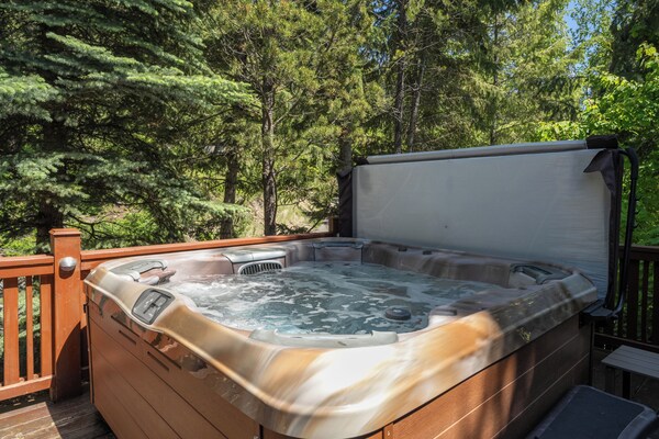 1.5 Miles From Ski Lift For  Mountain Resort & Views Of Whitefish Lake + Hot Tub! - Whitefish, MT