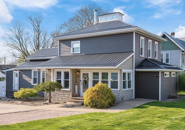 Historic Charm, Modern Elegance, Near The Pro Football Hall Of Fame - Canton, OH
