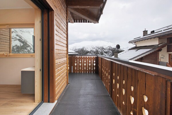 Appartement "Kevin" Avec Vue Sur Les Montagnes, Terrasse Privée Et Wi-fi - Livigno