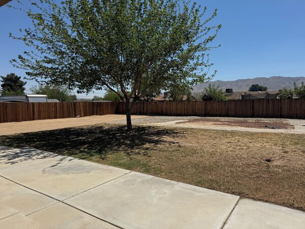 3-bedroom House Inhesperia With Ac, Wifi, Smart Tvs And Rv Parking. - Victorville, CA
