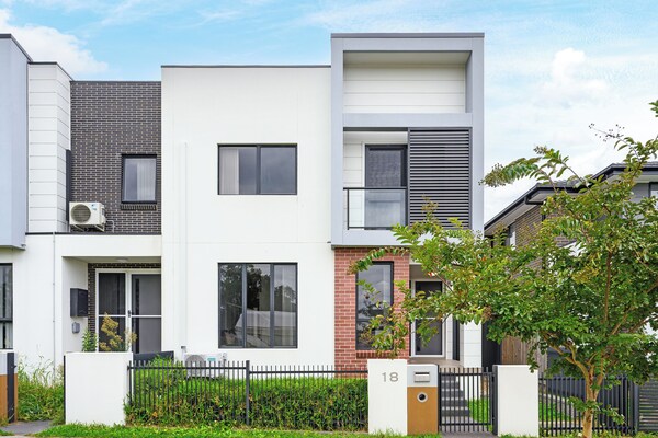 Lovely 4br Austral Retreat  Close To Station For 10 Guests - Camden