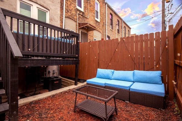 New Private West Loop 1br With Backyard Near Green Line And Cta - Bedford, PA