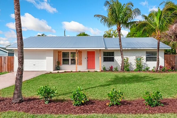 Coral Cottage - Private Oasis With Heated Saltwater Pool - Vero Beach, FL