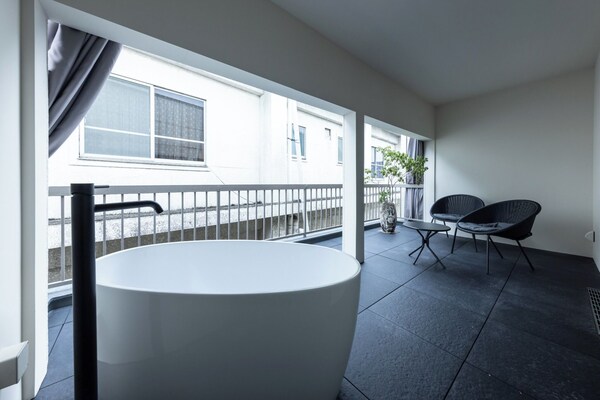 Plan For 3 Or More People 2 Contrasting Rooms / Gifu Gifu - Gifu, Japan