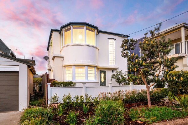 Coastal Dream Beachfront - NUspace, The University of Newcastle