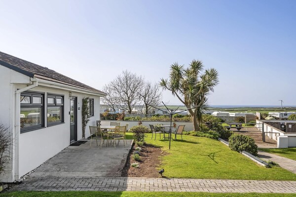 Beach House & Garden In St Merryn, Private Parking - Constantine Bay