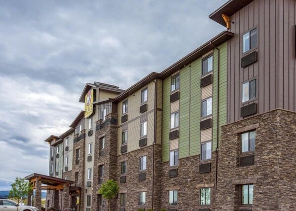 Pet-friendly 2br Kalispell Unit | Kitchen, Free Parking, Grilling Facilities! - Kalispell, MT