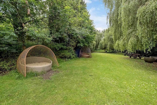 Serene Historic Stay With Pool, Solarium & Access To Picturesque Gardens - Ipswich
