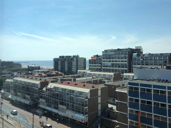 2 Units In Prime Location Near City Center, Local Attractions & Seaside Escape! - The Hague