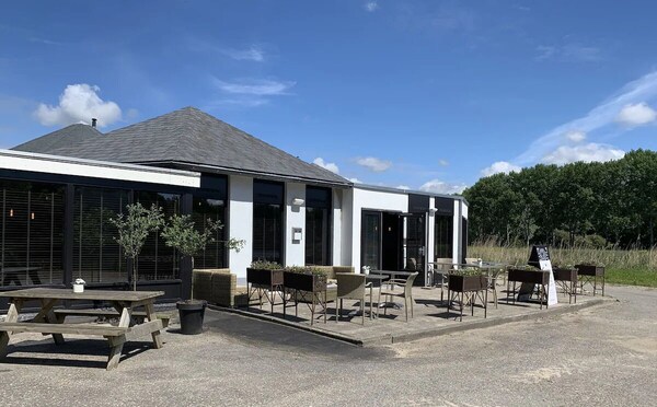 Stay In Comfort With Free Parking, Scenic Views, And On-site Dining Options - Haarlem