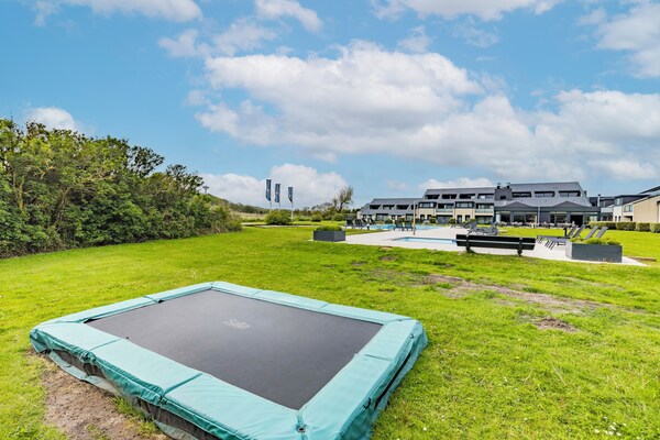 Seaside Getaway With Outdoor Pool, Restaurant, Tennis & Kids Play Area - Zoutelande