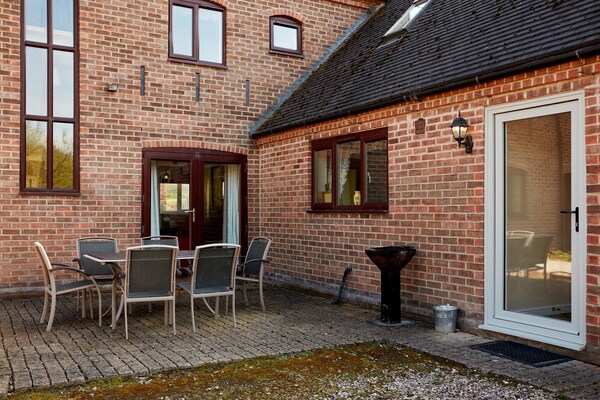Countryside Retreat With Hot Tub, No Deposit - Leicestershire