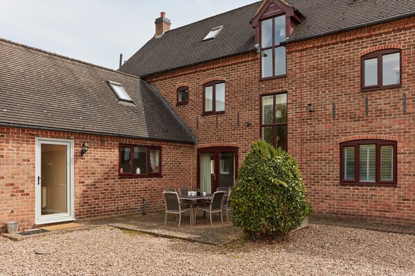 Cottage Spacieux à Ashbourne, Sans Dépôt - Derby
