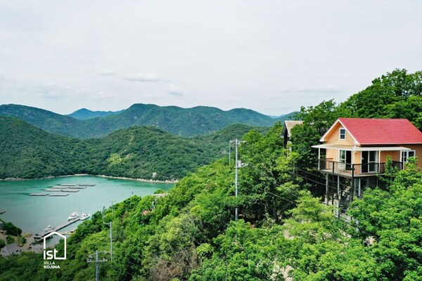 Ist Villa 03: Charming Cottage For 5 - Bizen
