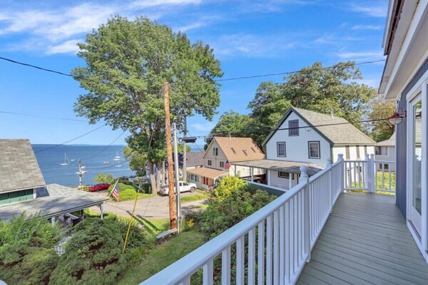 Sunnyside Cottage With Pen Bay Views In Bayside - Belfast, ME