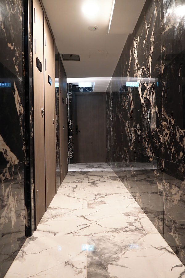 Unit 3.103 - Loft Type - Jurong East