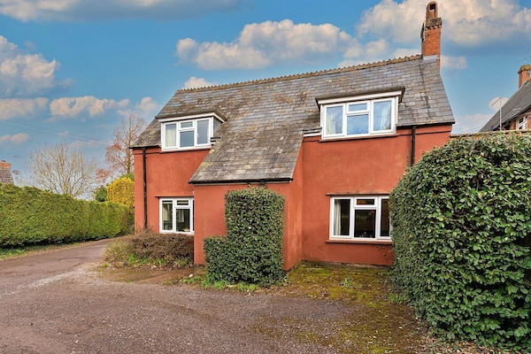 Cottage In Wellington Ideal For Walkers, No Deposit - Taunton