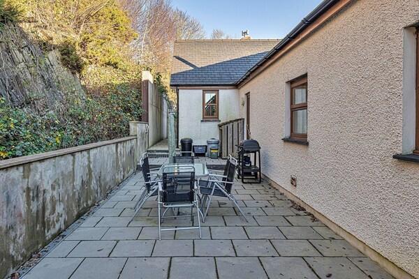 Pet-friendly Cottage With Hot Tub, No Deposit - Aberystwyth