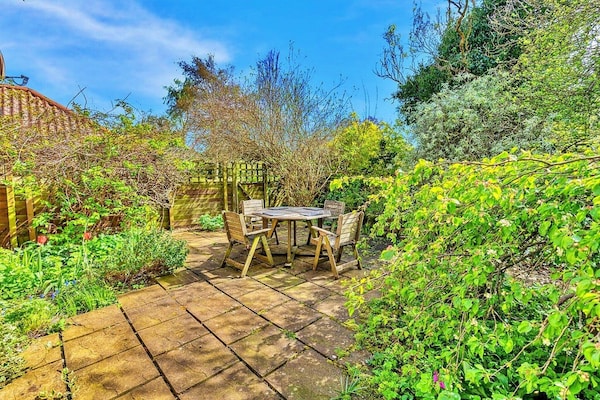 Historical Cottage Near Preston Mill, No Deposit - Haddington