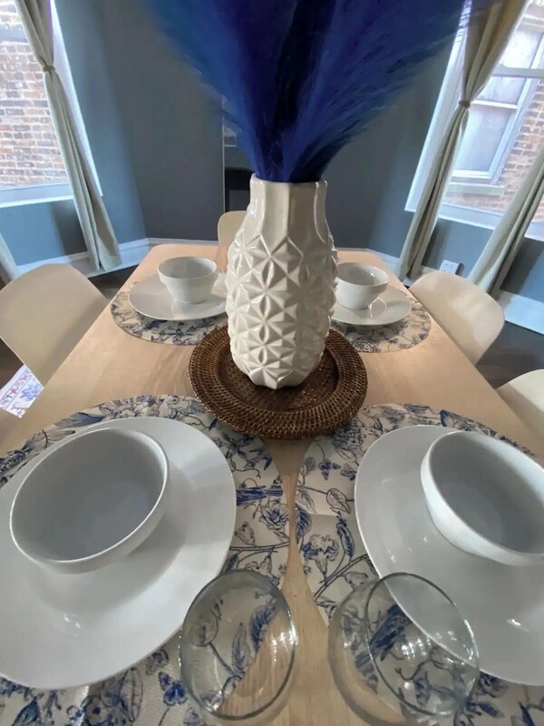 Luxurious 3 Bedroom Apartment In Chicago - Roscoe Village - Chicago