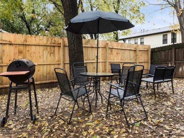 Spacious 3br House W/ Backyard In Nulu Cozysuites - Louisville Zoo, Louisville
