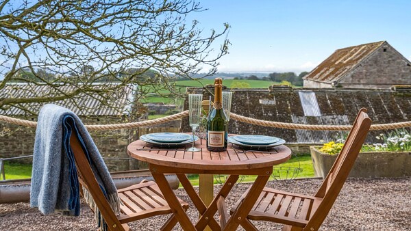 The Nook - Farm Stay With Hot Tub - Chepstow - Gloucestershire
