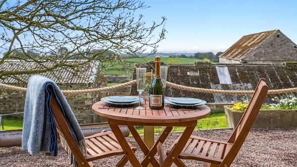 The Nook - Farm Stay With Hot Tub - Chepstow - Chepstow