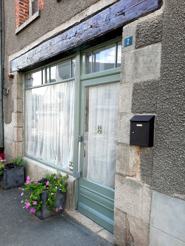 Gîte Lvb Lovely 2-bedroom Village Home In Bussière-dunoise\nsleeps 4 - Guéret
