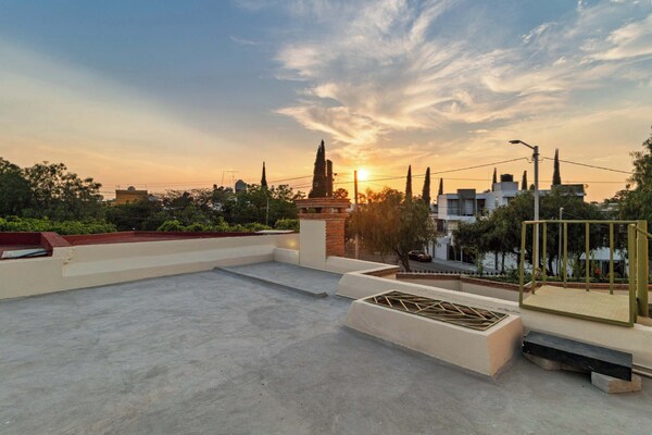Tranquila Y Acogerdora Casa Con Gran Ubicacion - Querétaro