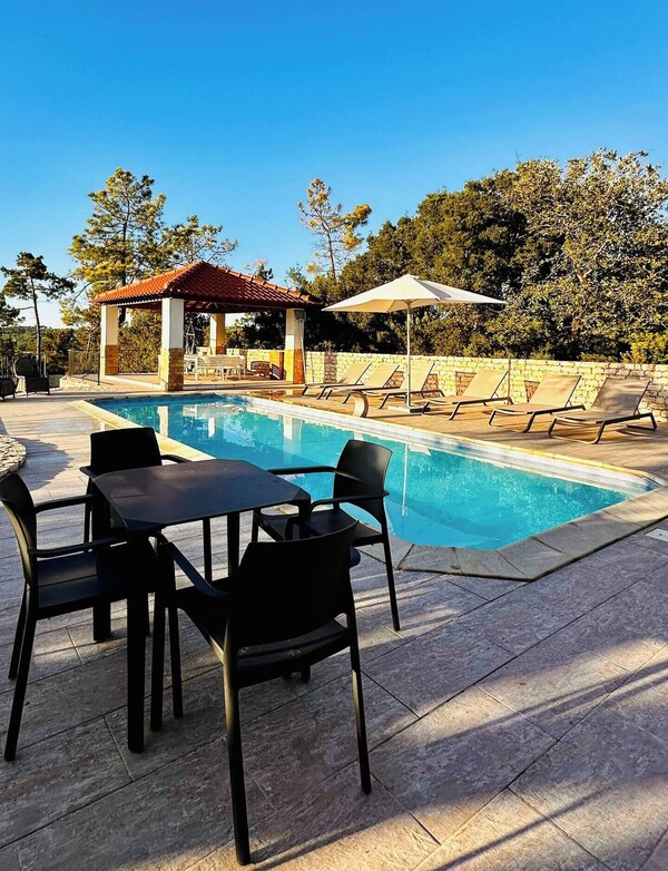 Romantic Chalet Villa, Quinta Boa Vida - Alcobaça