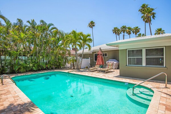 Clearwater Calling In North Clearwater Beach - Palm Harbor