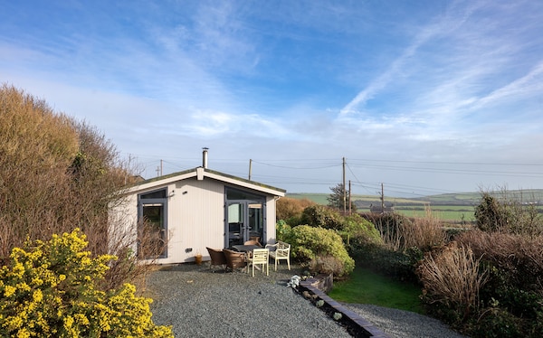 Aberdaron-lodge | Cosy Lodge With Sea Views, Sleeps 6 - Aberdaron
