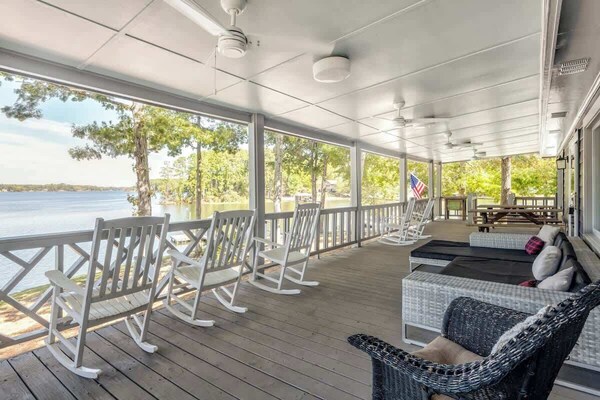 Wake & Lake - Sleeps 8, Big Water Views! + More! - Milledgeville, GA