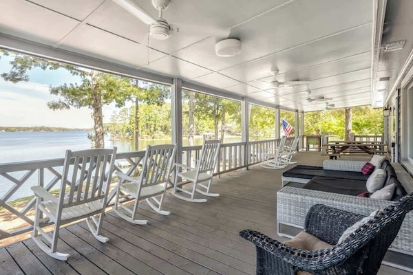 Wake & Lake - Sleeps 8, Big Water Views! + More! - Milledgeville, GA
