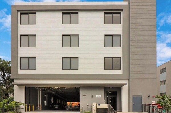 King Bed Brand New Safe Oasis Minutes To Brickell - Coral Gables