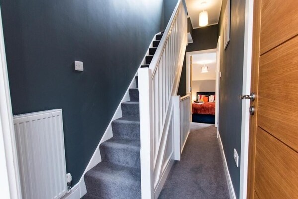 5 Bedroom House Near Nottingham City Centre - Derbyshire