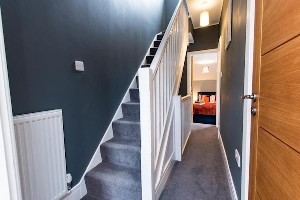 5 Bedroom House Near Nottingham City Centre - Derbyshire
