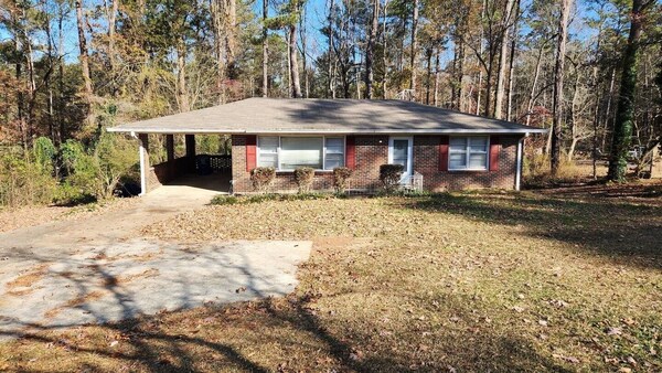 Private 3 Bedroom Getaway Near The Airport - South Fulton, GA