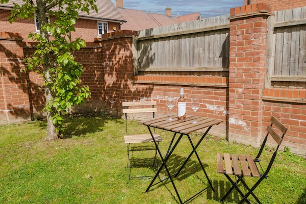 Fantastic Brand New 4 Bed House - イギリス ベドフォード