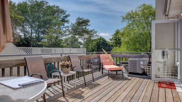 Walk To Everything From This Ideally Located Westhampton Beach Condo With... - Quogue, NY