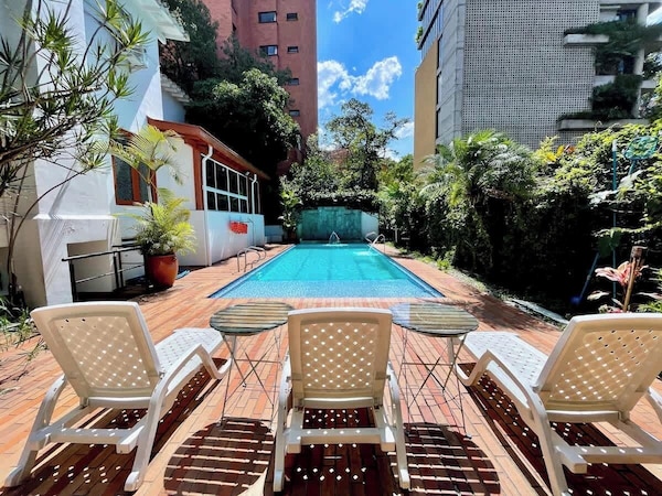 16 Bdr Villa In Proveza W Pool, Jacuzzi, & Sauna - La Estrella