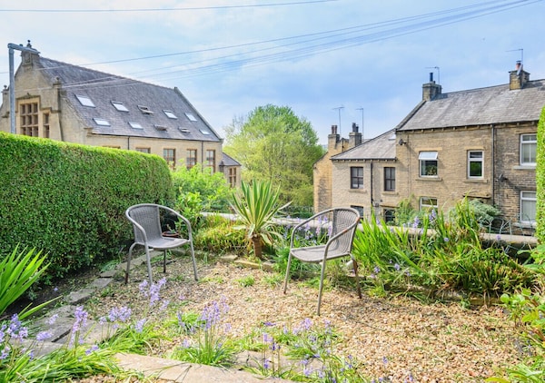 Calder Cottage - One Bedroom House, Sleeps 2 - Hebden Bridge