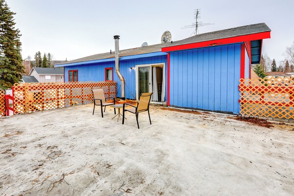 Near Dtwn & Pioneer Park: Fairbanks Home W/ Deck! - Fairbanks, AK