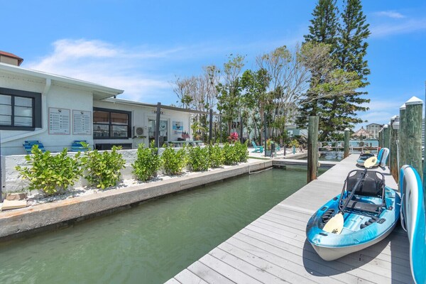 Waterfront Coastal Condo 2 Blocks To Beach - Clearwater Beach, FL