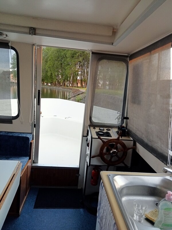 Le Sittele Bateau De Plaisance Sur Le Canal Du Nivernais - Nièvre